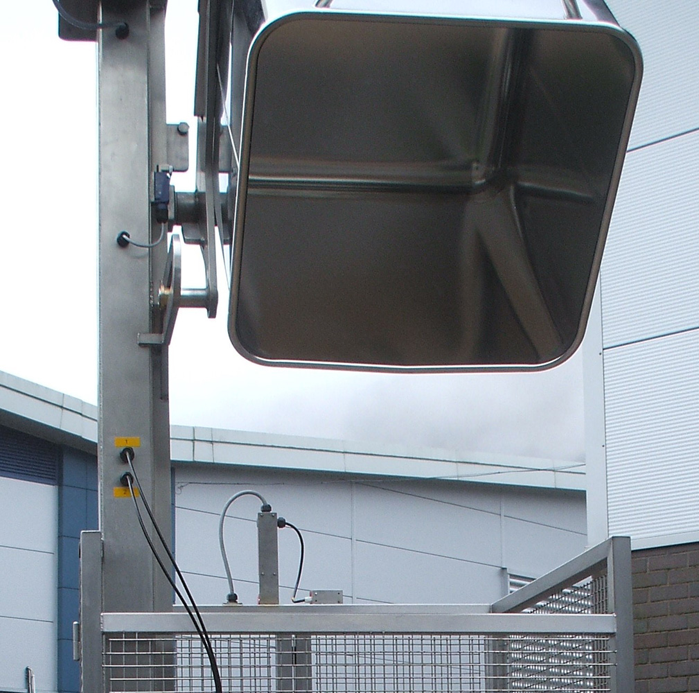 Tote Bin Hoist