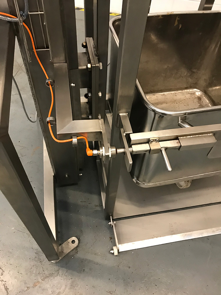 Tote Bin Platform Lift