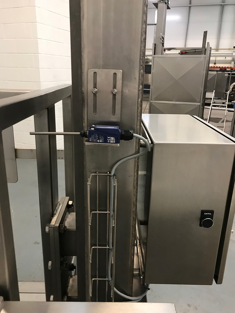 Tote Bin Platform Lift